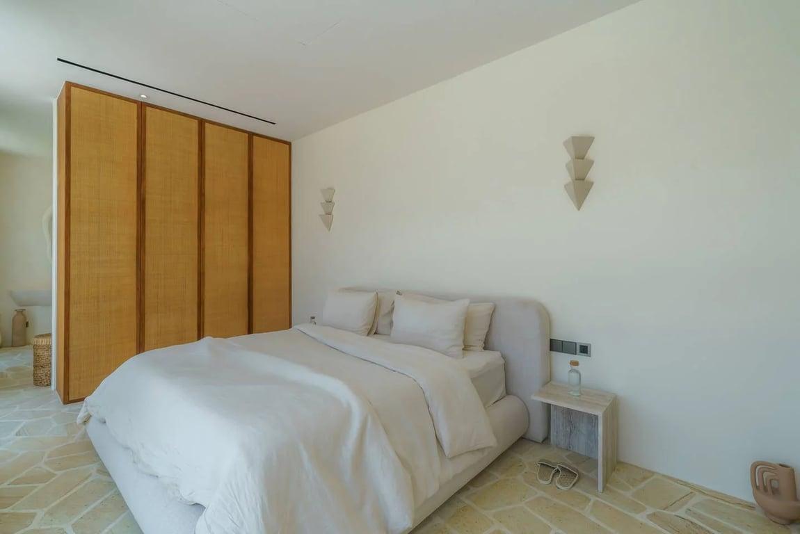 Villa Babylon: 4 Bedroom Villa in Pererenan for RENT